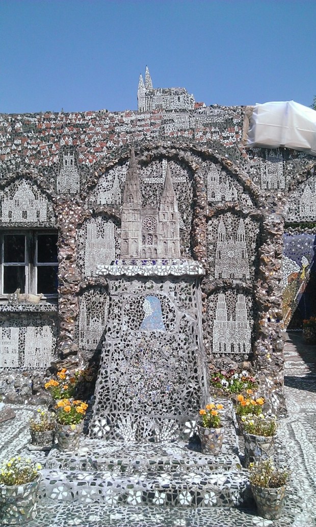 Raymond Isidore: La Maison Picassiette – kdoutsiderart